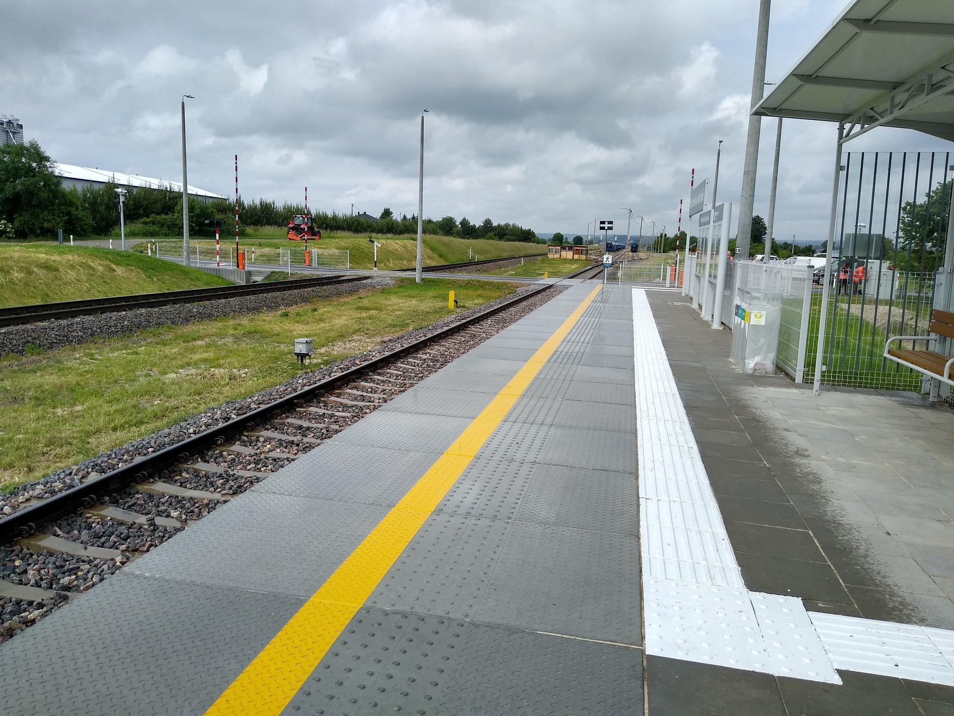 Modernizacja peronu na stacji Niedzieliska - Kolonia na linii kolejowej ...